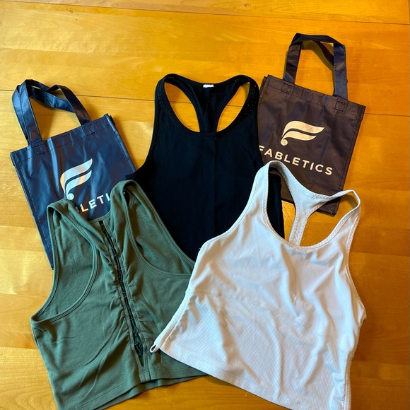 Fabletics | Tops | Fabletics Bundle 3 Crop Tanks Size Xs And 2 Reusable ...